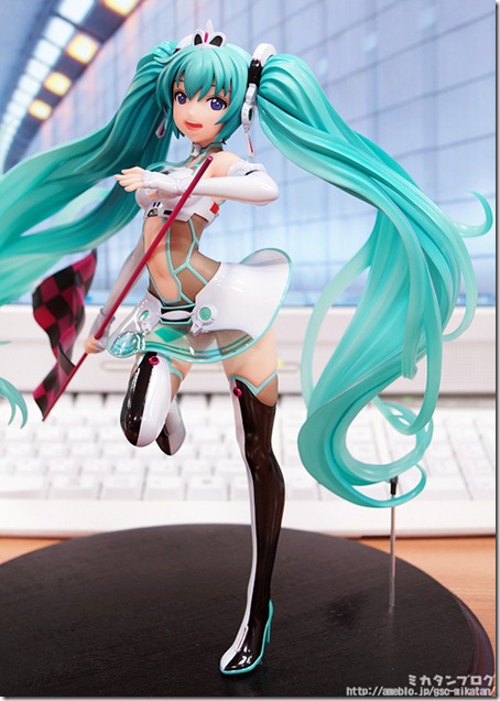 Racing Miku Speeds Out With A 2012 Ver. Statue - Siliconera