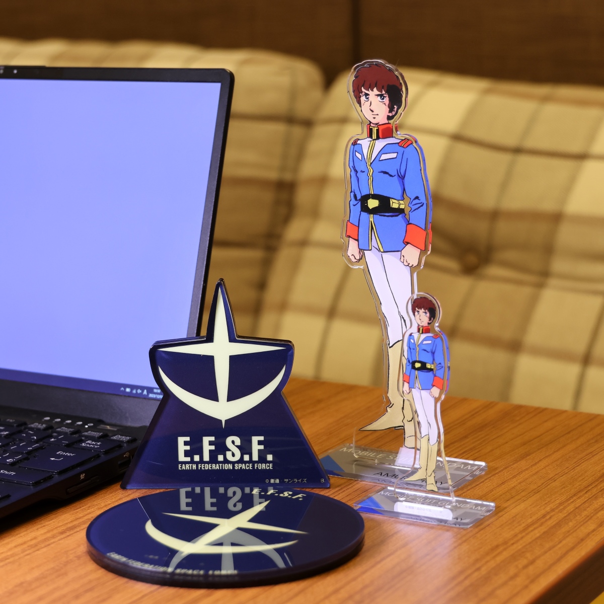 These Gundam Emblem Acrylic Stands Can Glow in the Dark - Siliconera